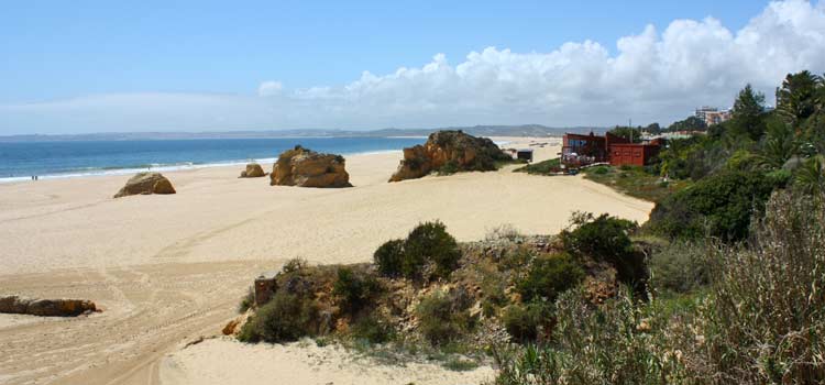 Faro Airport to Alvor by private transfer, train and bus